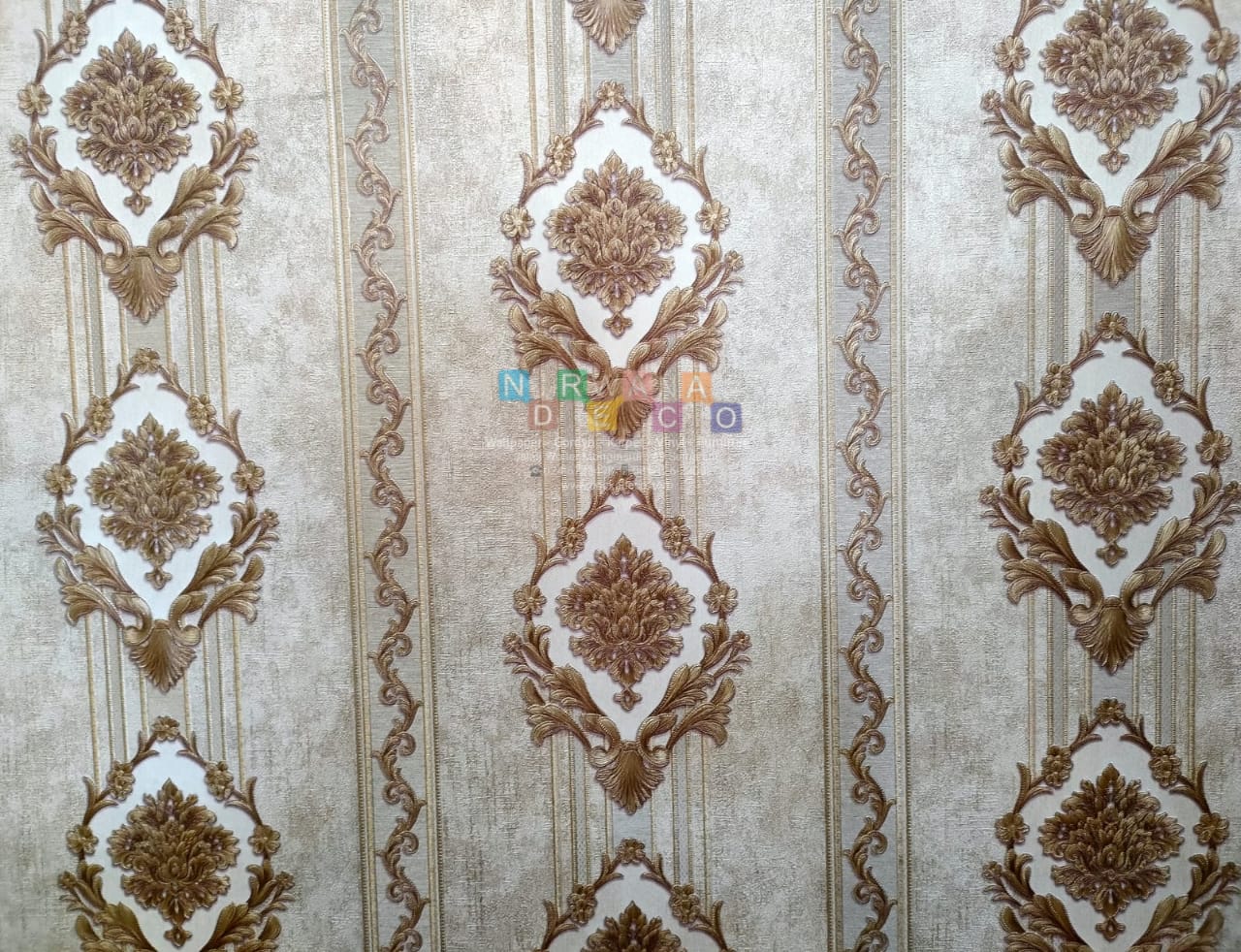 Proyek Pemasangan Wallpaper Di Tlogo Intan - Semarang - Dekorasi ...